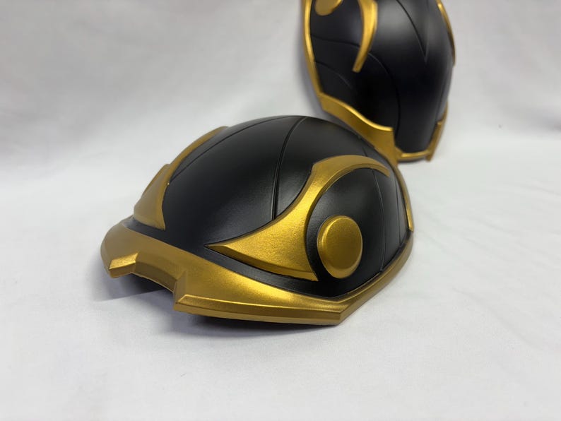Talon Shoulder and Gauntlet Urethane Armor Set - Etsy
