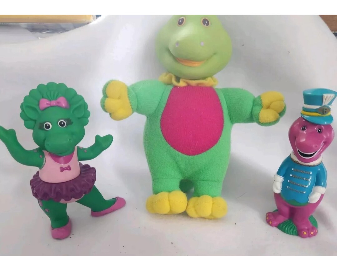 Lot of Vintage Barney Toys. Light up Plush Dino & A Plastic Barney and ...