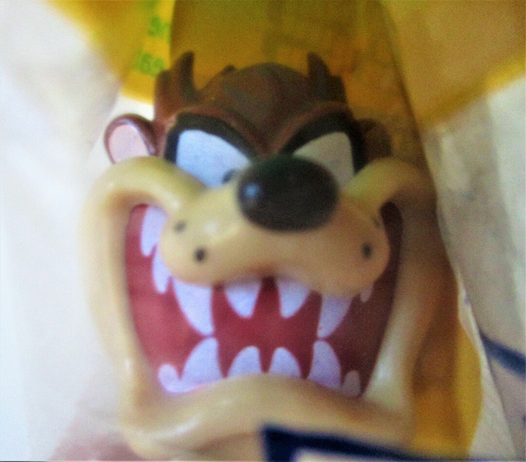 PEZ Looney Tunes Tasmanian Devil Taz Sealed Dispenser Candy Vintage ...