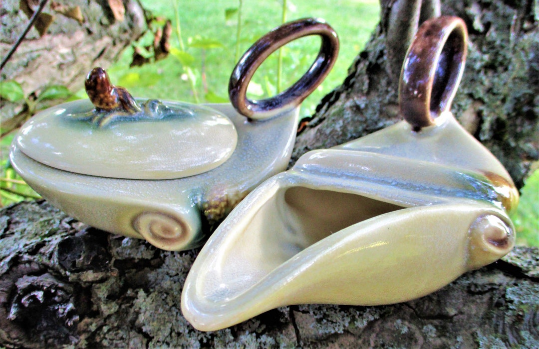 Hull Pottery Parchment Pine Green Creamer Pitcher and Sugar Bowl Set ...