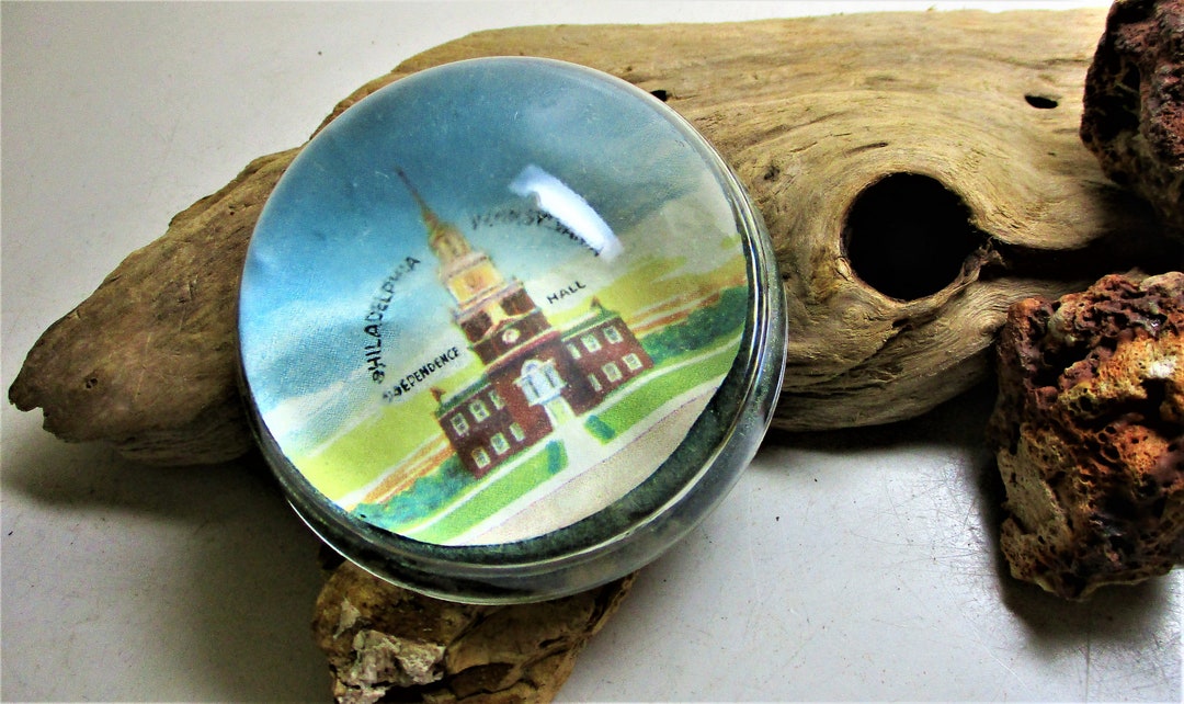 Vintage Glass Dome Desk PAPERWEIGHT Paper Weight Independence Hall ...