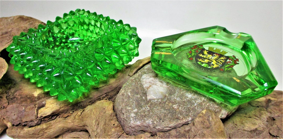 Vintage Fenton Green Lime Triangle Salt Dip Votive Heidelberg Art Glass ...
