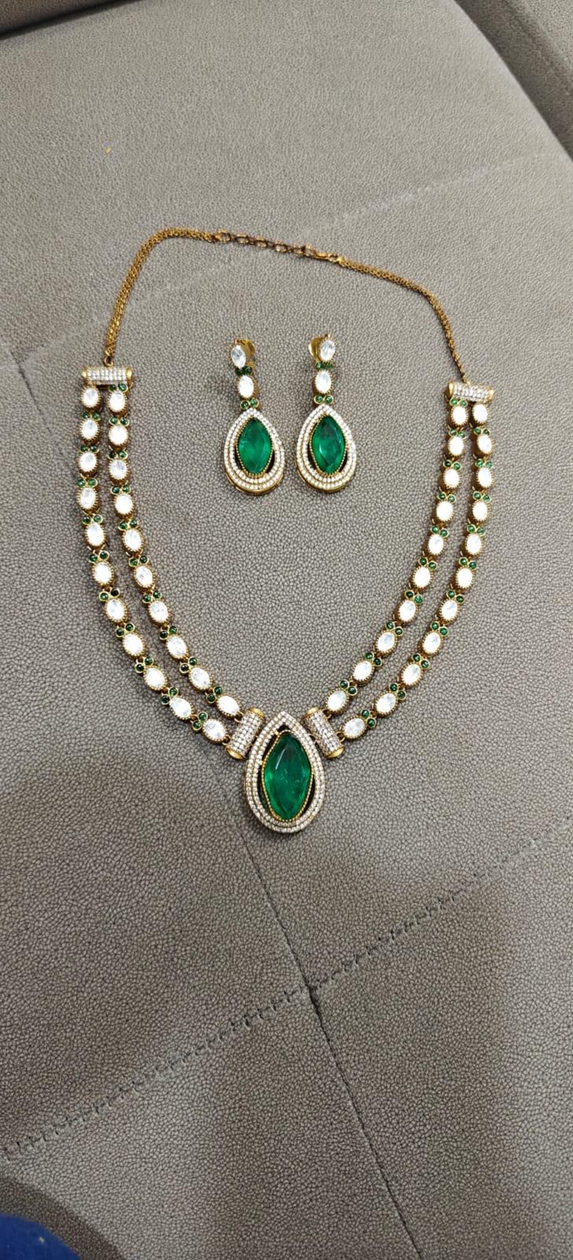 Gold Finish Emerald Green Polki Doublet Stones Uncut Moissanite Polki ...