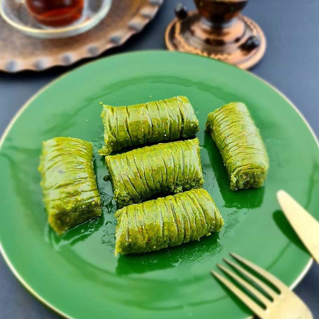 Turkish Pistachio Roll, Pistachio Wrap Baklava, Premium Baklava ...