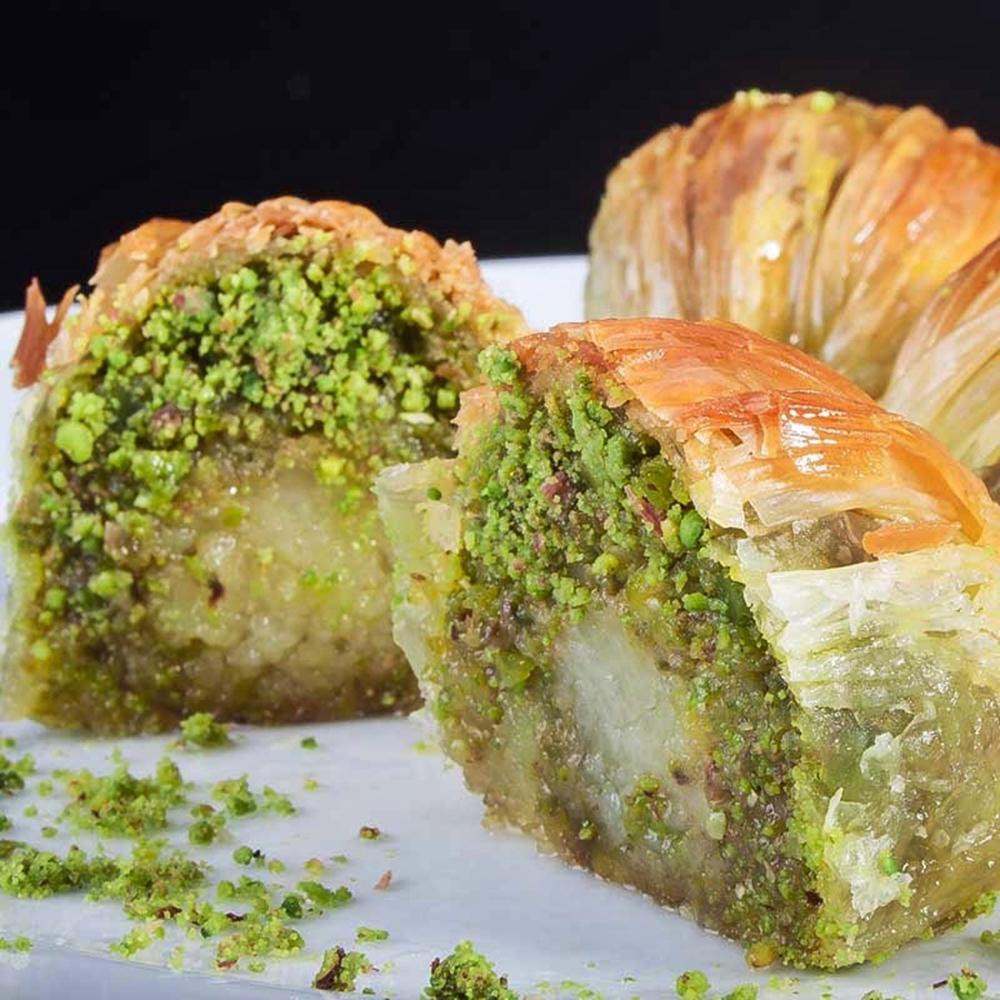 Turkish Mussel Baklava: Real Pistachio & Semolina Clotted Cream Dessert ...