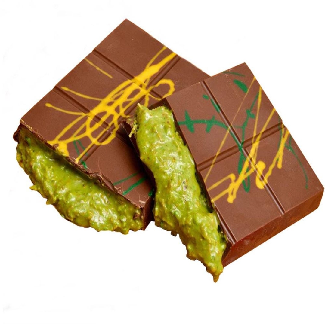 Dubai Kunefe Chocolate With Plenty of Kadayif and 70% Pistachio Paste, Chocolate Kunafeh, Viral ...