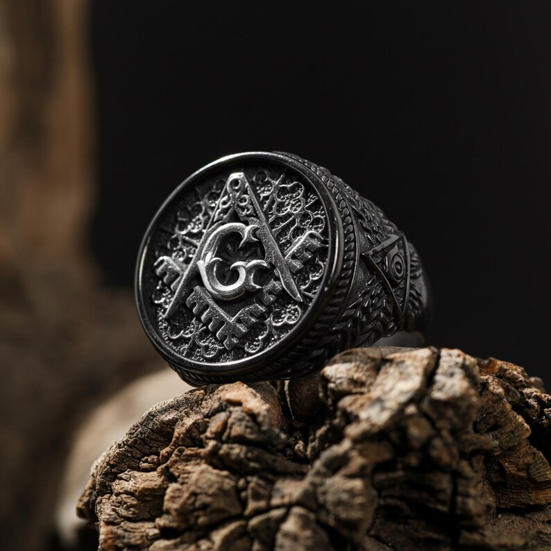 Mens Freemason Signet Ring: Masonic Square and Compasses Ring, Esoteric ...
