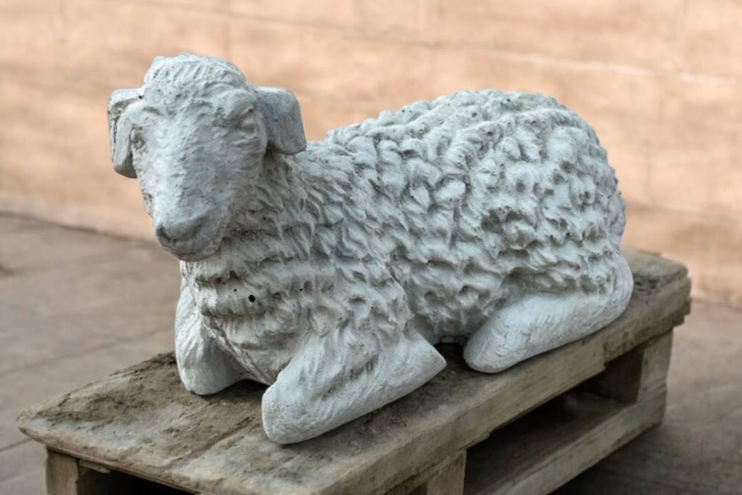 Realistic Lamb Statue Lawn Sheep Decor Farm Animal Sculpture Lamb ...