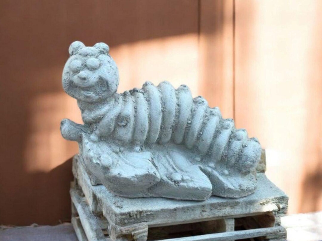 Garden Caterpillar Figure Lawn Worm Decoration Concrete Caterpillar Art ...
