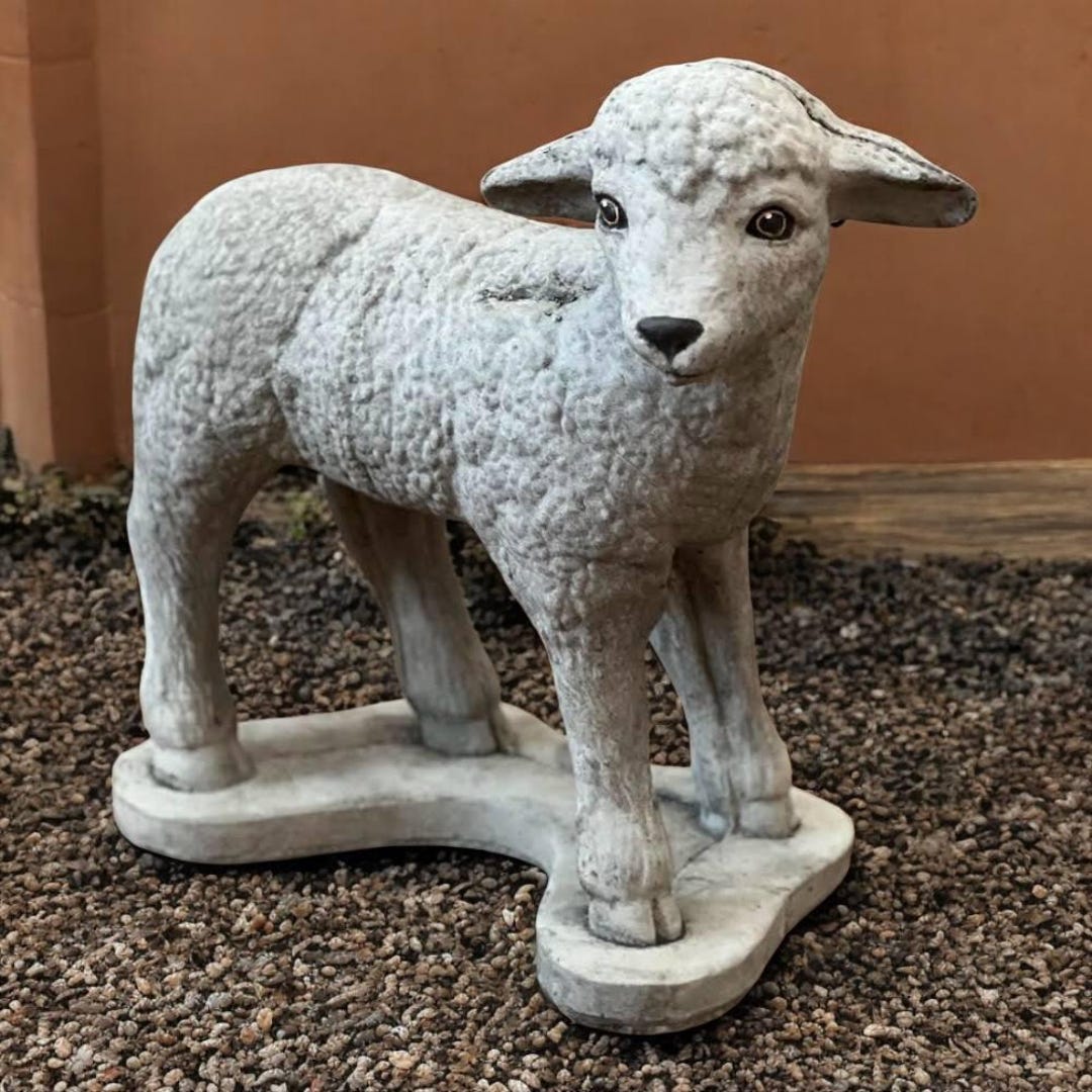 Garden Lamb Figurine Outdoor Animal Decor Yard Lamb Ornament Farm Lawn ...