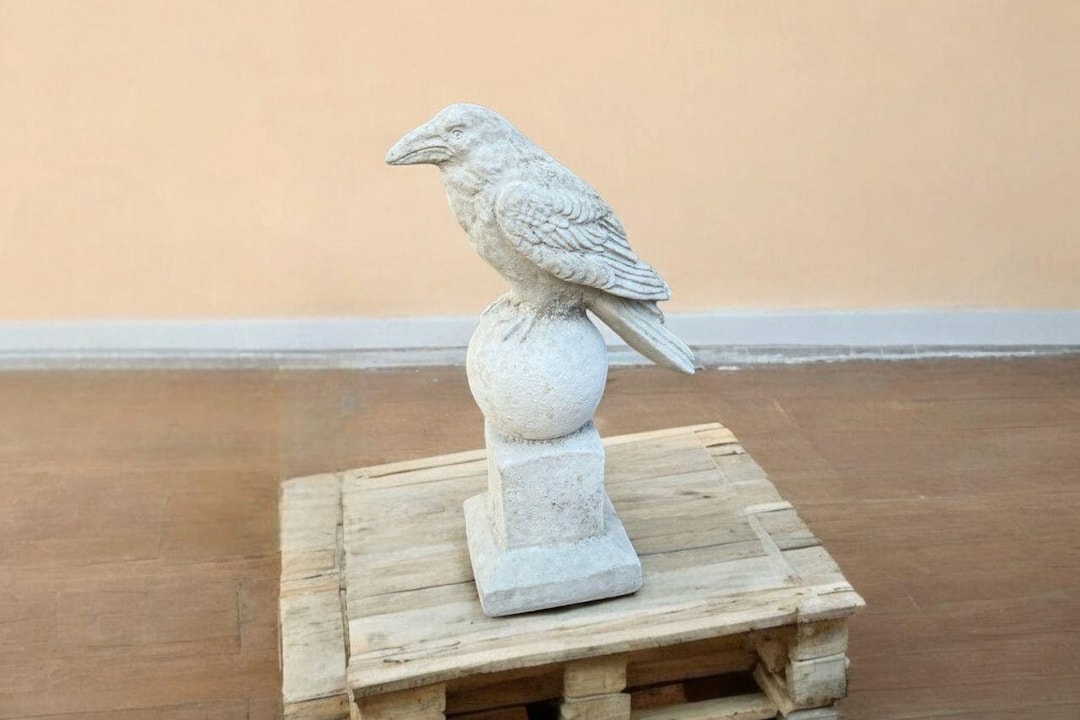 Concrete Raven Figure Bird Yard Statue Raven Sitting on Post Stone ...
