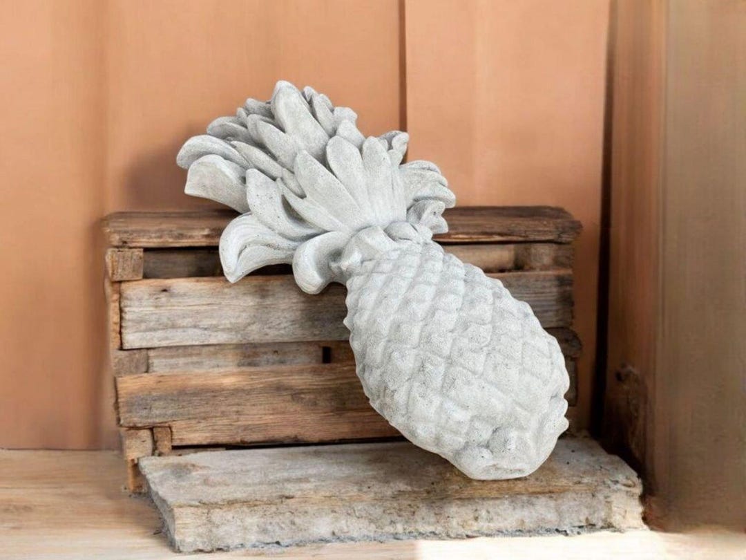 Outdoor Pineapple Statue Lawn Fruit Decor Garden Pineapple Ornament ...