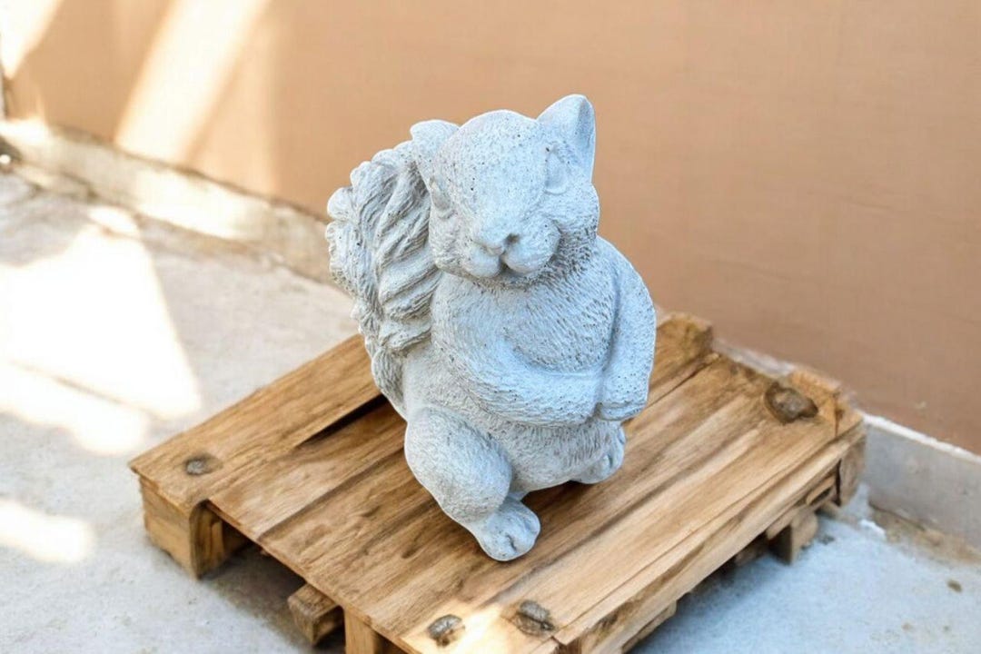 Stone Squirrel Figurine Forest Animal Statue Small Squirrel Outdoor ...