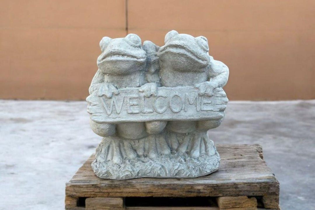 Concrete Frogs Sign Stone Welcome Gift Statue Garden Frog Ornament ...