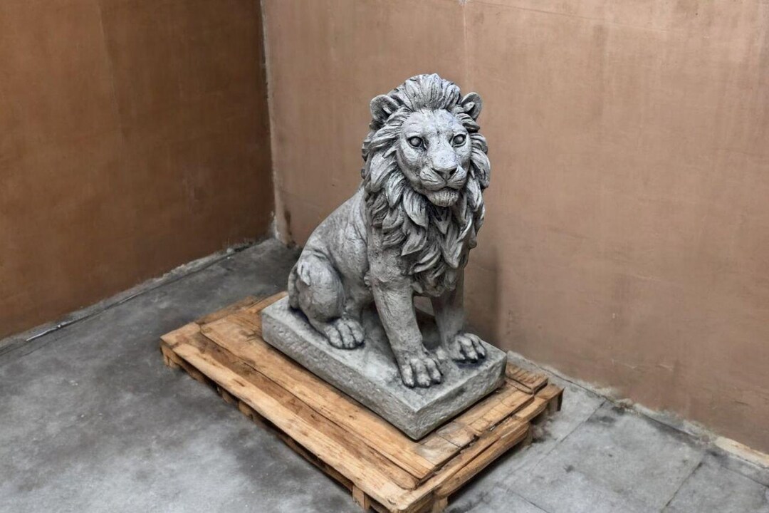 Concrete Lion Decoration Outdoor Animal Figure Realistic Lion Garden ...