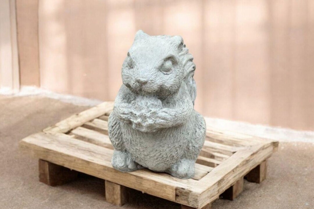 Little Squirrel Sculpture Concrete Squirrel Outdoor Animal Statue Lawn ...