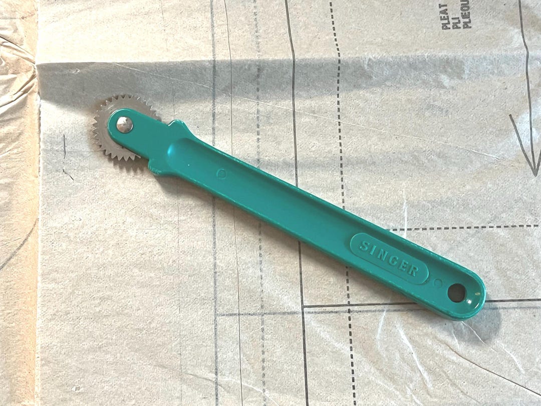 Vintage Green Singer Tracing Wheel - Marked Singer - Made in the USA ...