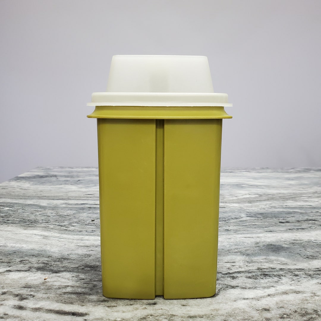 1982 Tupperware Pick-a-deli Container Lime Green Pickle Keeper #1330 ...
