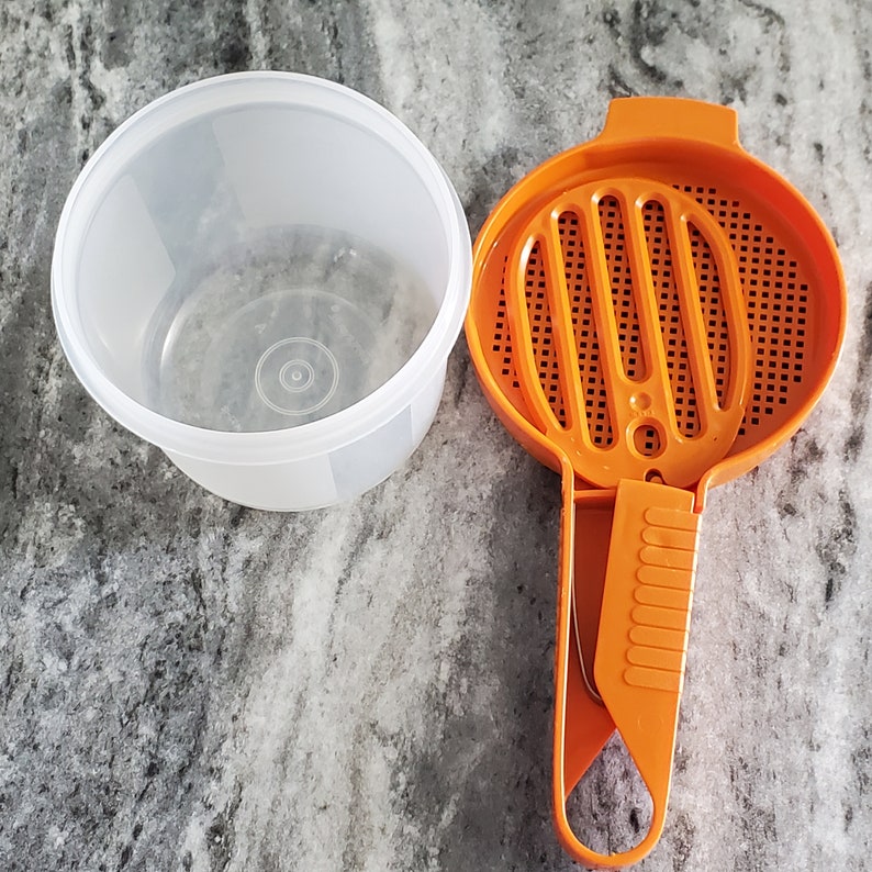 Tupperware sift It' Handheld Flour Sifter 1493 No - Etsy