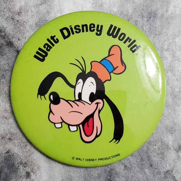 Goofy Button - Etsy