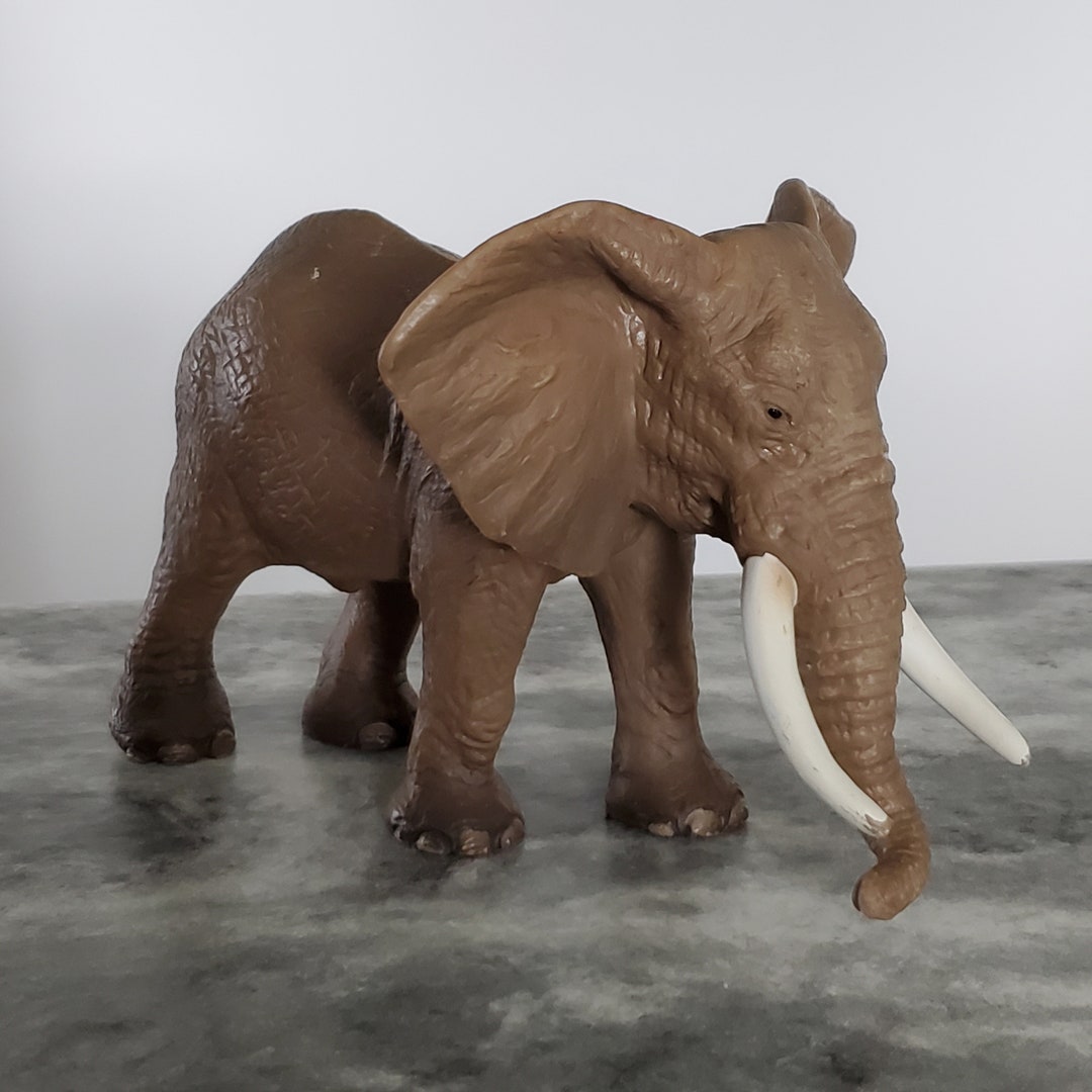 2004 Schleich Elephant Retired Wildlife Animal Realistic Resin Figure ...