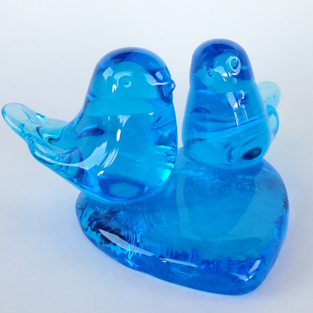 Leo Ward 1988 Art Glass Blue Birds of Happiness Couple on a Heart Shape ...