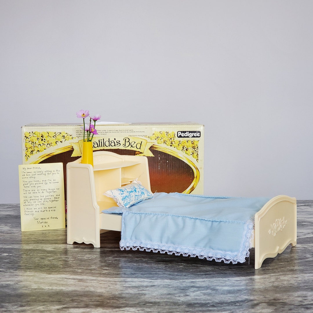 Pedigree Matilda Doll Bed With Linens and Accessories & Original Box ...