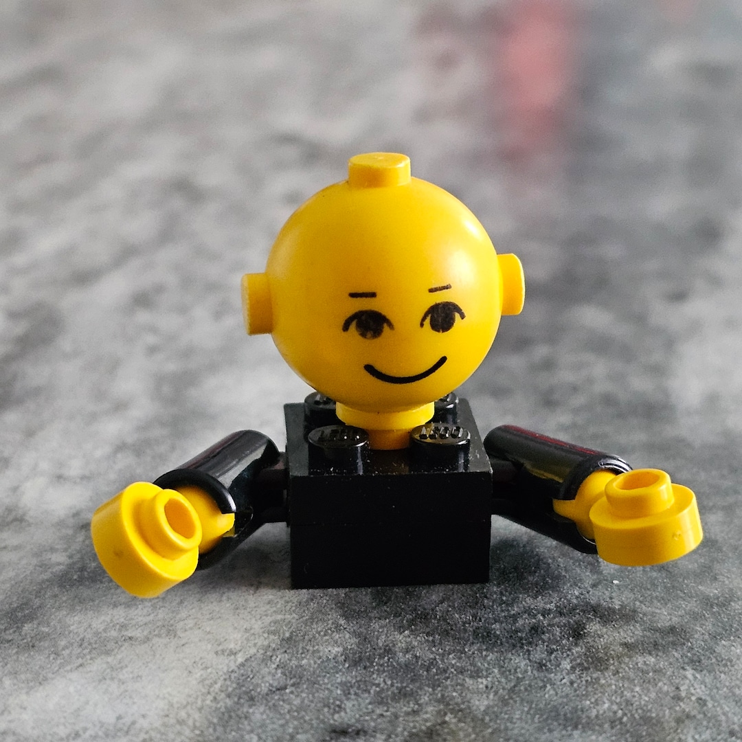 Vintage 1970s LEGO Homemaker Minifigure With Big Yellow Head and Black ...
