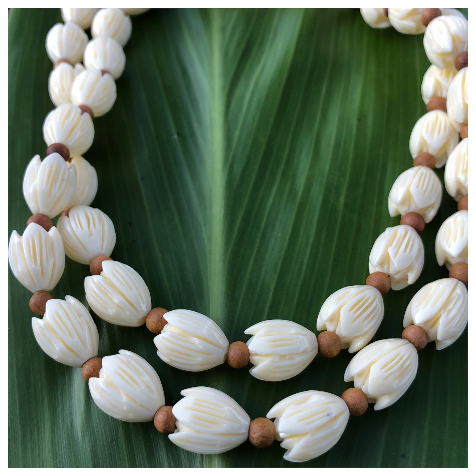 Large Pikake & ʻiliahi (sandalwood) Necklace - Etsy