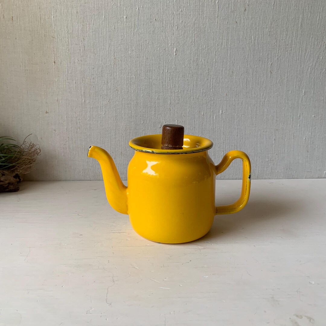 Vintage Scandi Enamel Kettle Small - Bright Yellow - Vintage ...