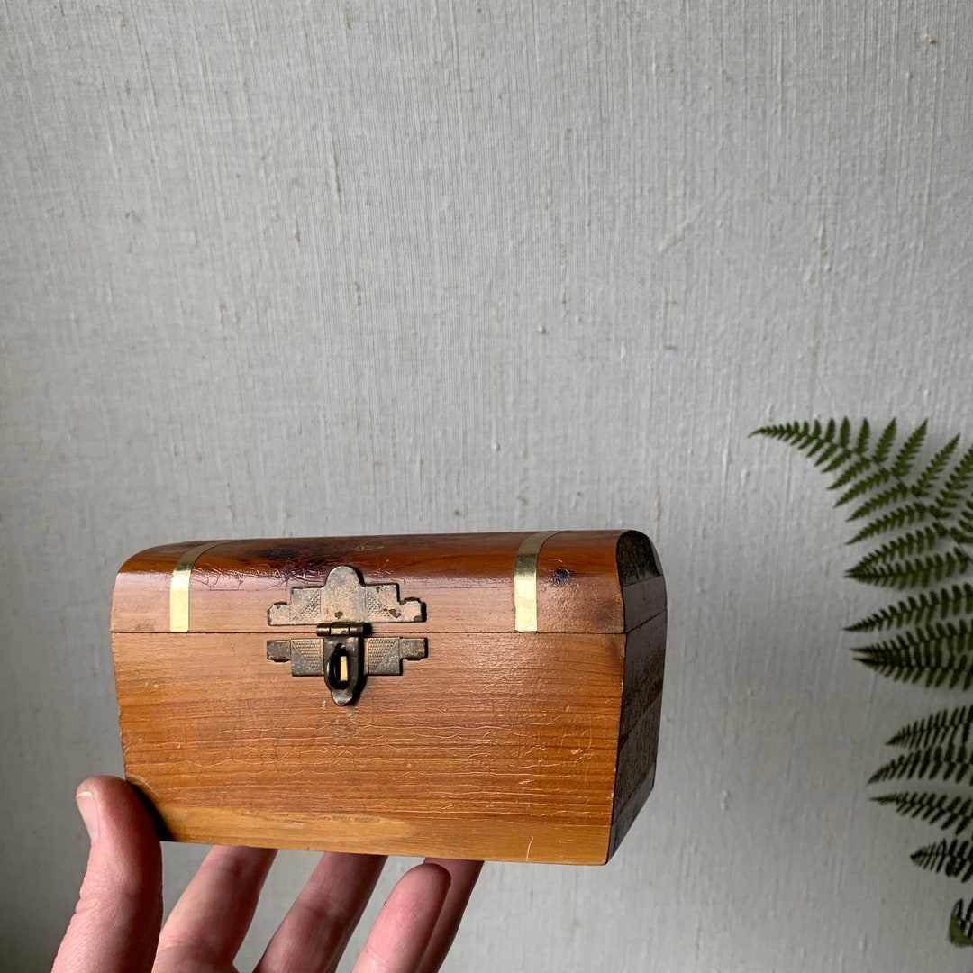Vintage Wood Chest - Mini Cedar Wooden Latched Jewelry Box - Las Vegas ...