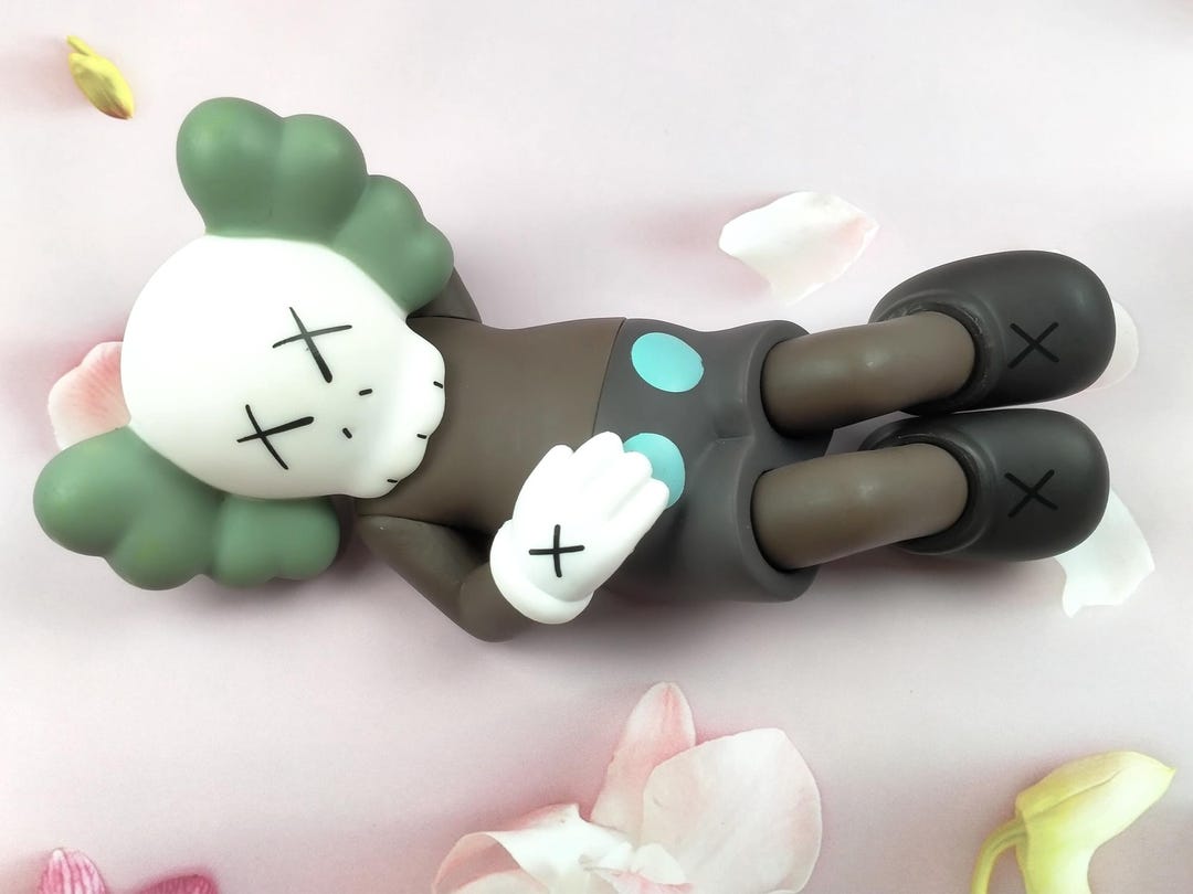 KAWS Figurines KAWS Mini Dolls KAWS Art Decoration Personalized Gifts ...