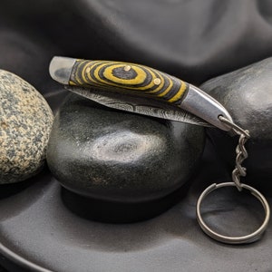 Handmade Damascus Knife Keychain, Damascus Steel Pocket Knives, Metal ...