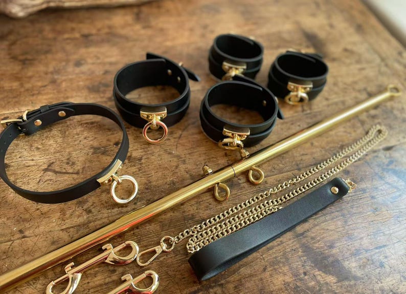 BDSM Leather Restraint Set With Collar Leash, Wrist & Ankle Cuffs ...