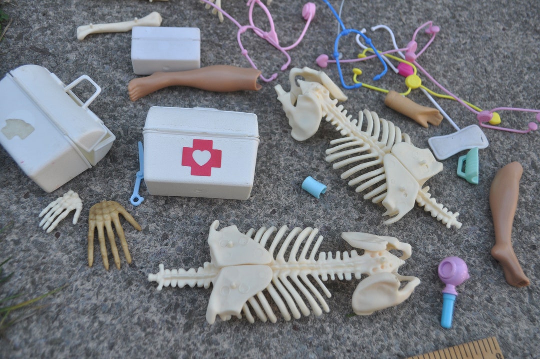 Barbie-sized BONES & Medical Items Skeletons for Halloween, Creative ...