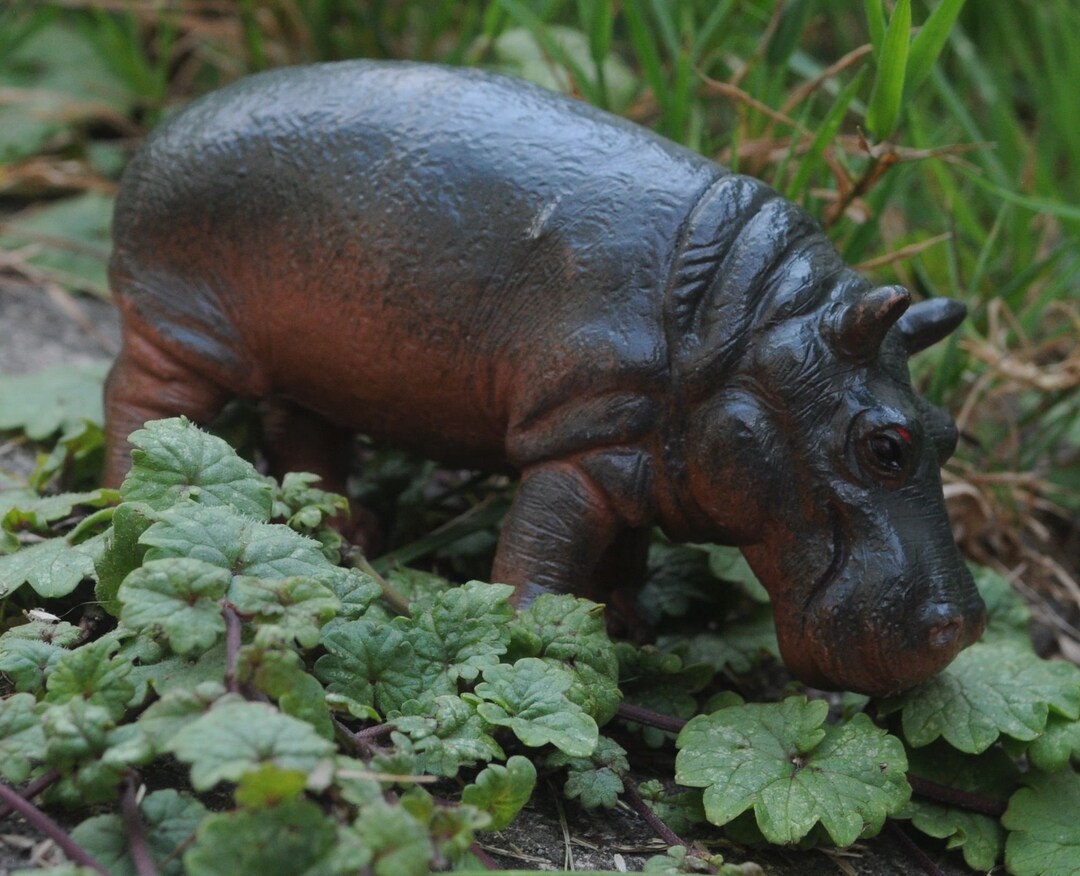 Vintage Plastic House Hippo - Miniature Zoo Animal - Figurine ...