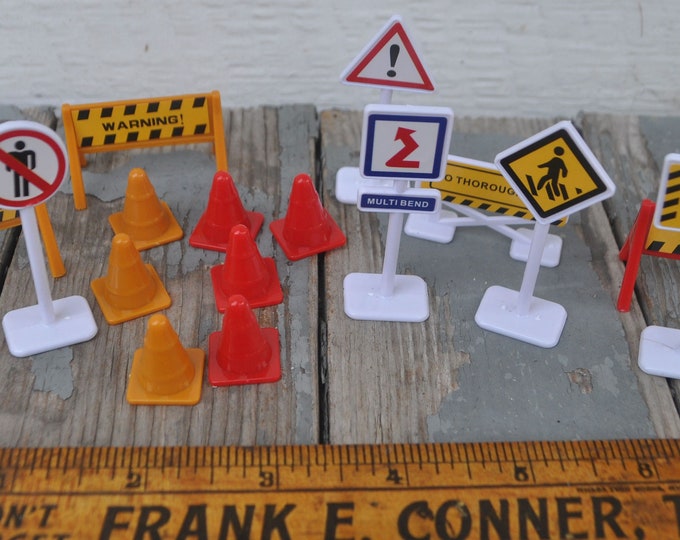 Miniature Road & Traffic Signs for Model Train, Model Car, Display ...
