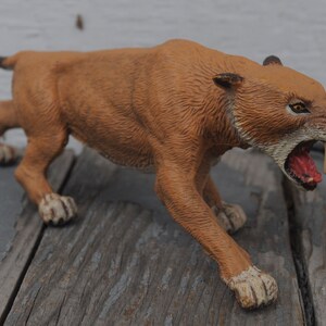 Papo 55022 Smilodon / Sabretooth Tiger Realistic Miniature for Diorama ...