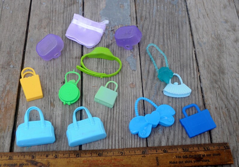 GIANT LOT Vintage & Newer Barbie / Fashion Doll Purses and Handbags ...