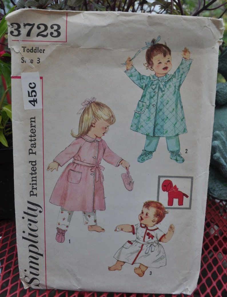 Simplicity 3723 - Cute DIY Toddler's Robe & Booties - Lamb Transfer ...