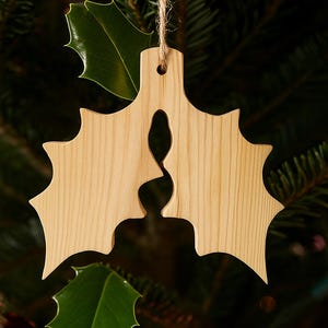 Holly Leaf DIY Christmas Ornament- Guide and Pattern, Instant Download ...