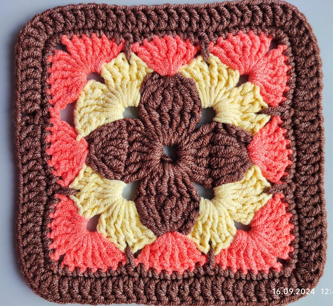 Video Tutorial - Easy Granny Square Crochet Pattern,three-color Granny ...