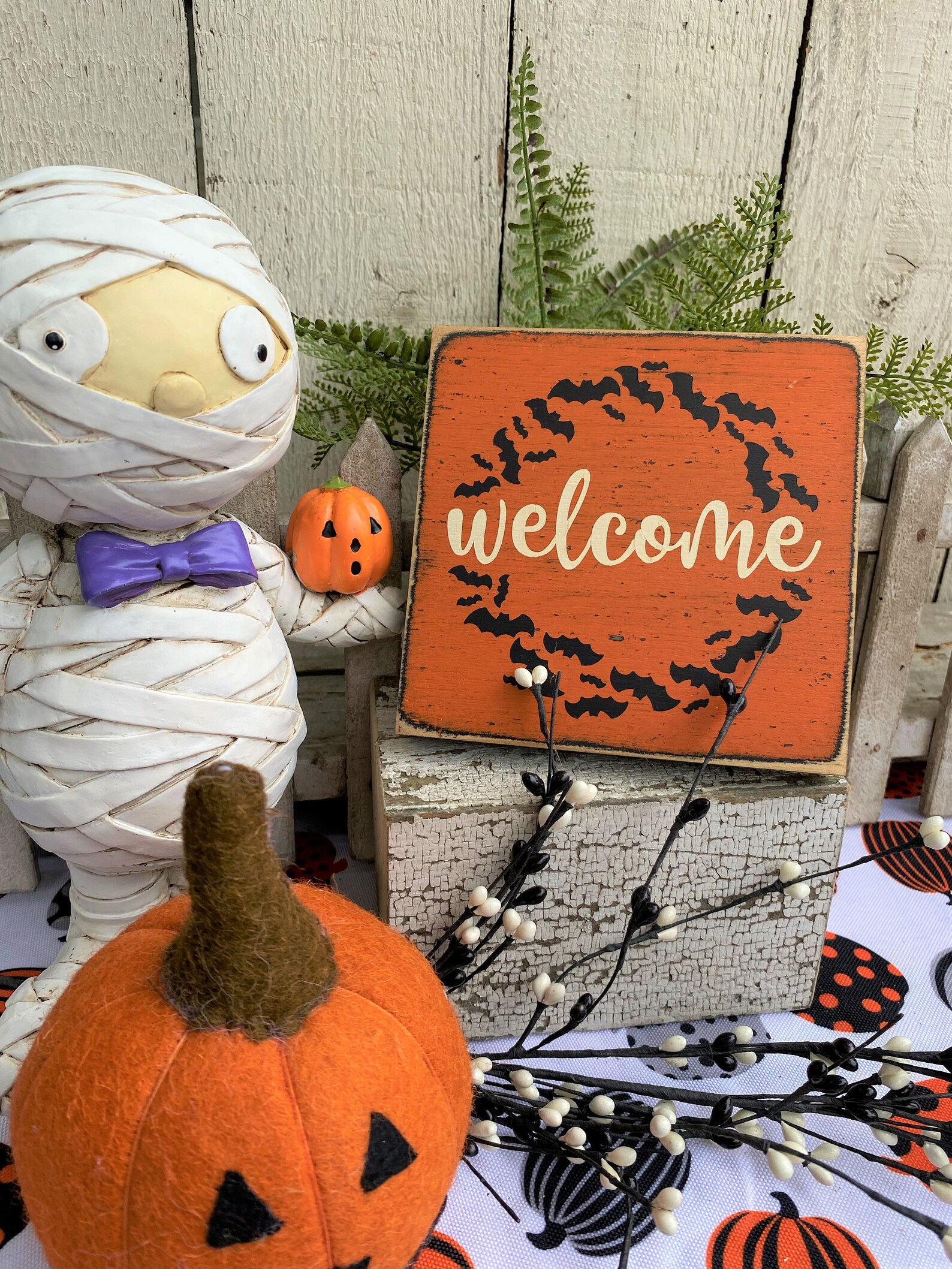 Distressed Mini Halloween Sign, Halloween Tiered Tray Decoration (5 ...