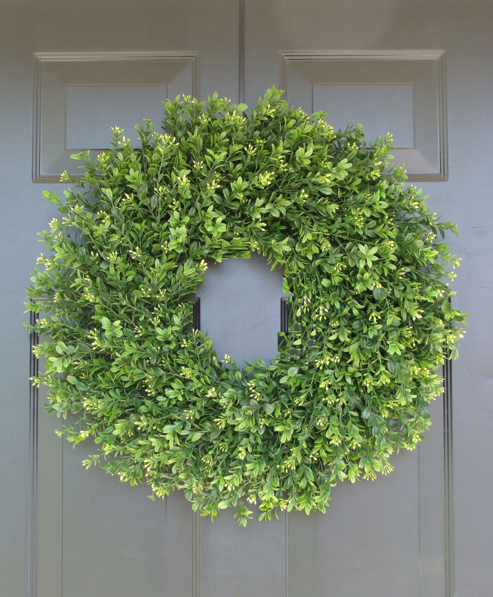 Farmhouse Boxwood Wreath: Thin Profile, Front Door Decor (12-24 Inch ...
