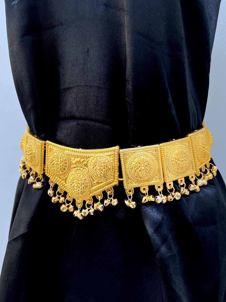Gold Toned Indian Bridal Hip Belt: Vaddanam Oddiyanam With Hanging ...
