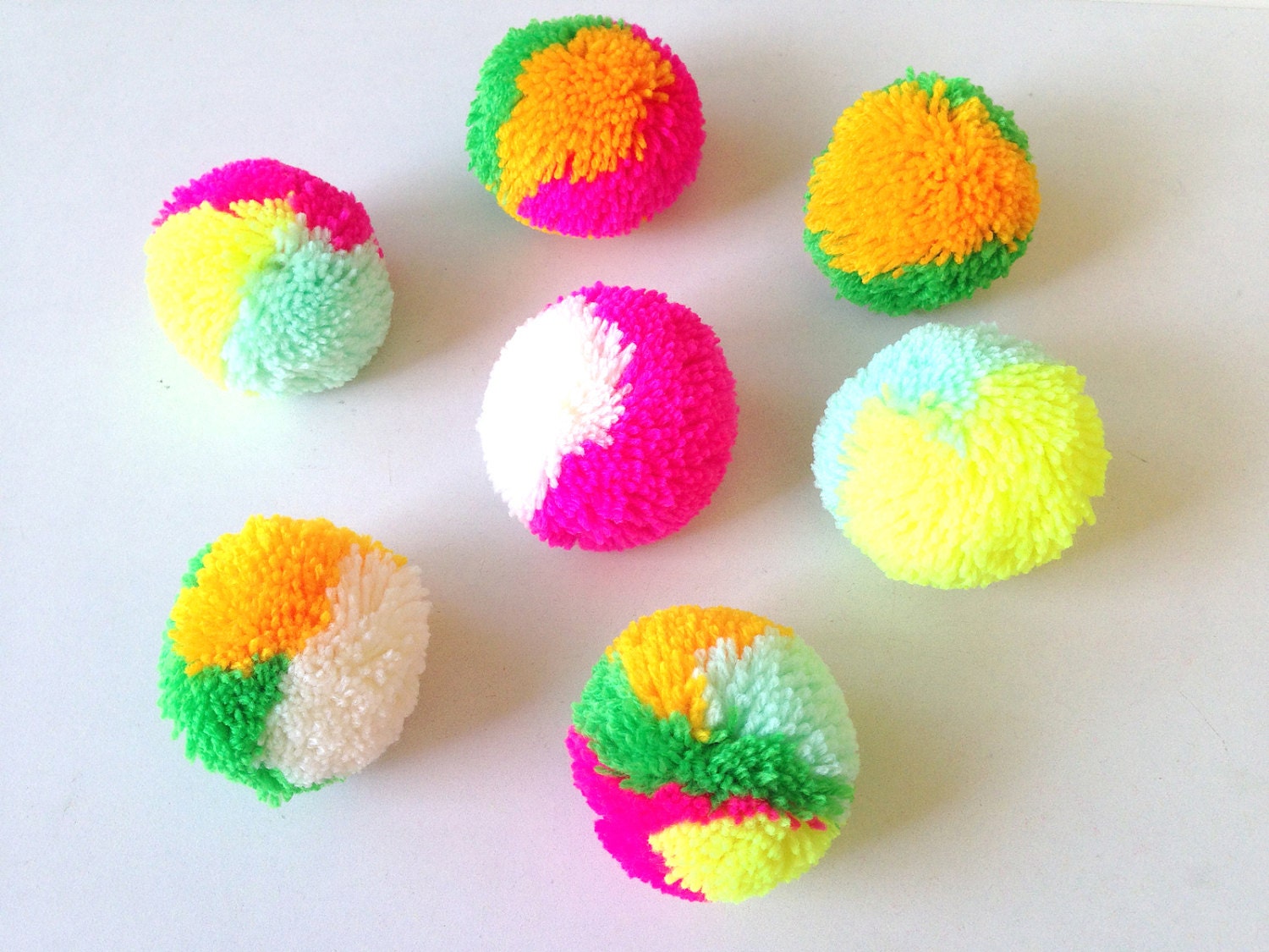 Party Yarn Pom Poms, Assorted Mixed Color, Handmade, Pom Pom, Bright ...