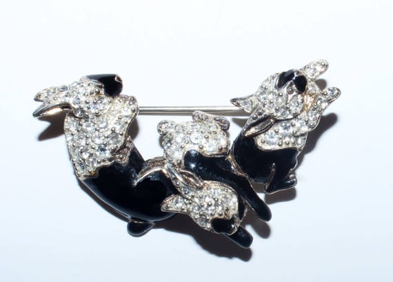 1950 enamel and paste rhinestone rabbit brooch set in… - Gem