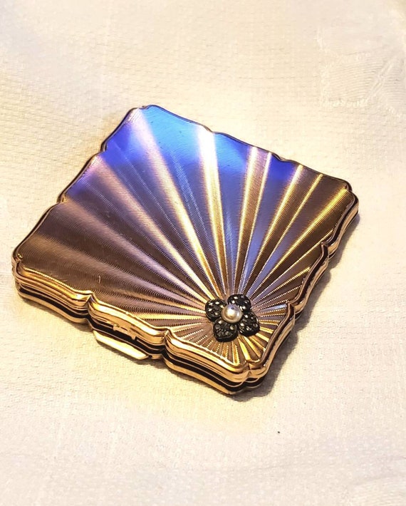 stratton compact with flower - Gem
