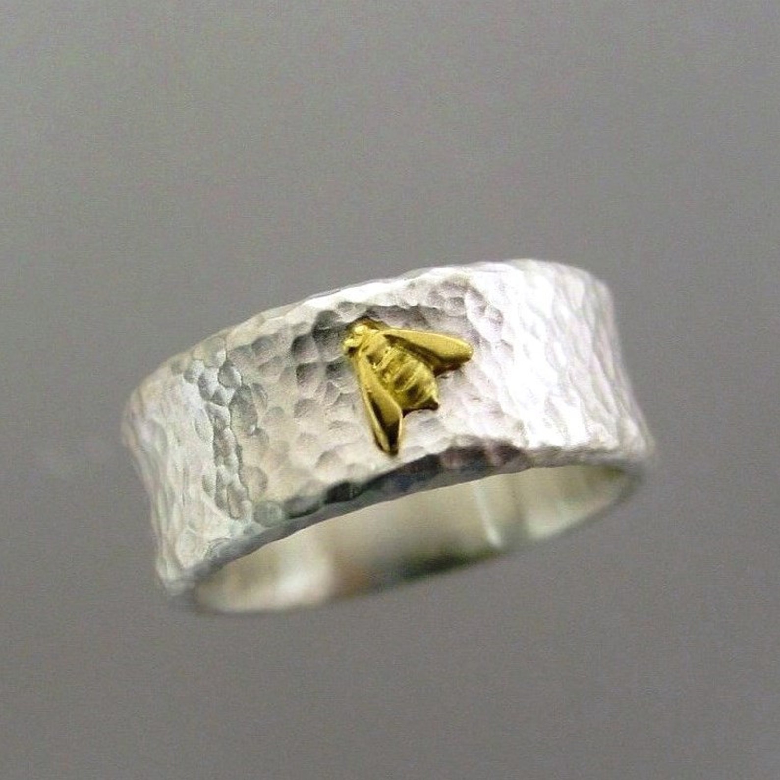 Wide Silver Bee Ring, Hammered Silver Band, Honeybee Ring, 18k Gold Bee ...