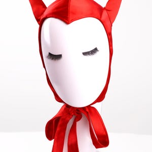 Red Evil Silk Satin Bonnet Horns Halloween Devil Woman Vintage Bonnet ...
